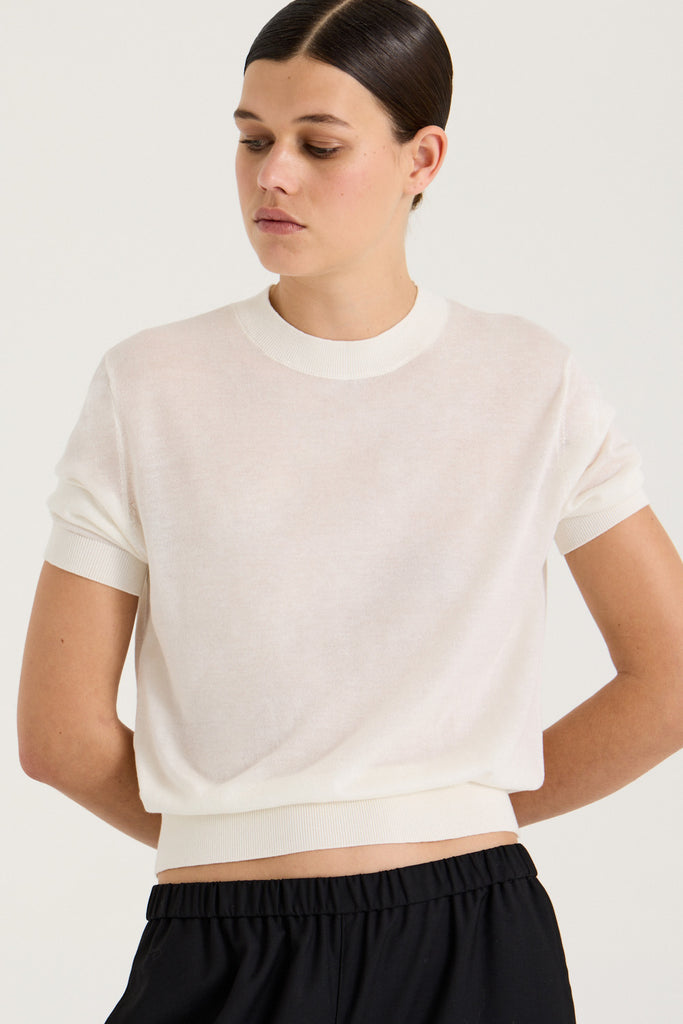 Alexa Tee – Henne