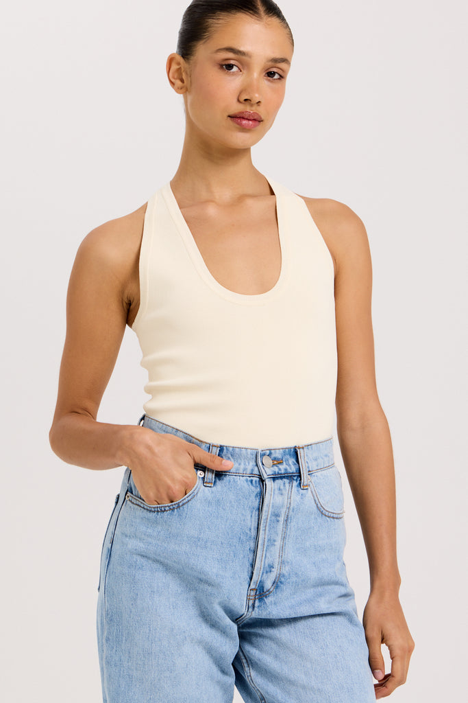 Maiken Tank – Henne