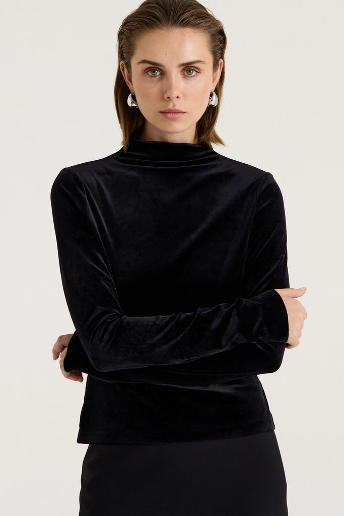 Vivi Velvet Top – Henne