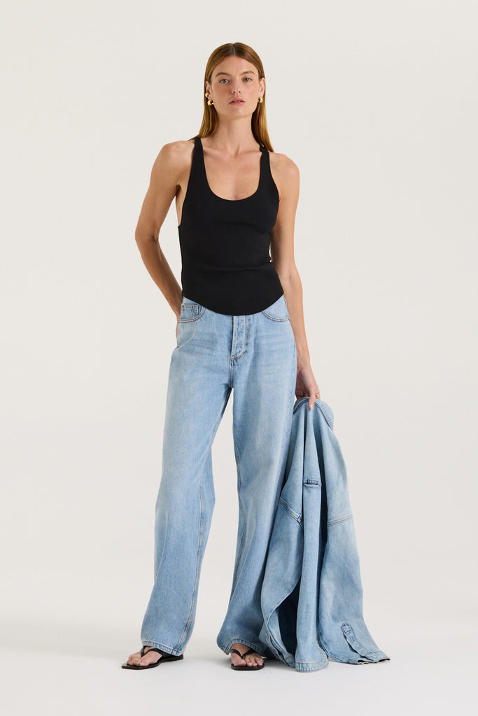 Veya Scoop Neck Tank – Henne