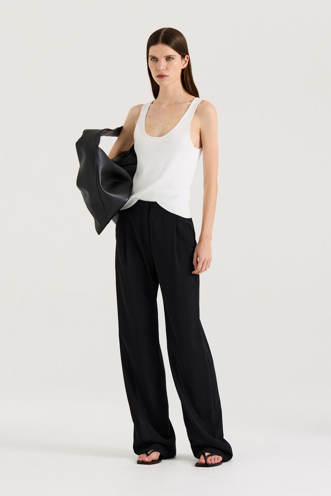 Rayvn Tank – Henne