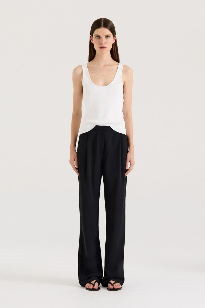 Rayvn Tank – Henne